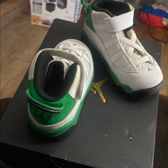 Jordan | Shoes | Jordan White And Green Sneakers With Velcro Straps ...